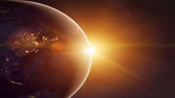 असल में सूरज है सफ़ेद न की पीला I Sun Color: Former NASA Astronaut ...